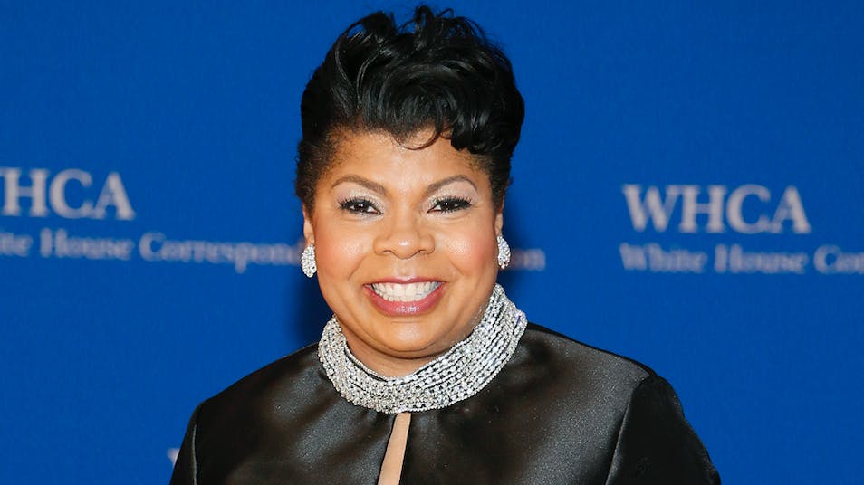 WATCH: CNN’s April Ryan Has Bodyguard Physically Throw Journalist Out ...