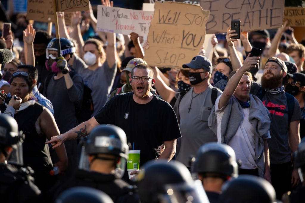 Louisville Mayor Fires Police Chief After Fatal Shooting Amid Protests