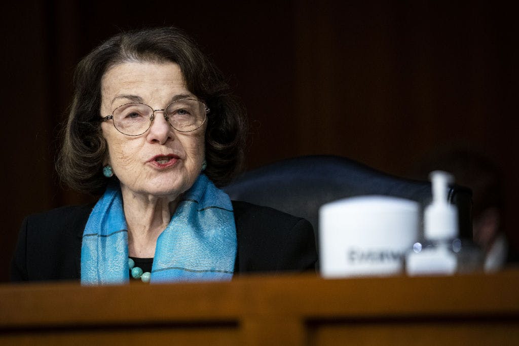 Feinstein Says She Won’t Step Down Early If Husband Tapped For ...