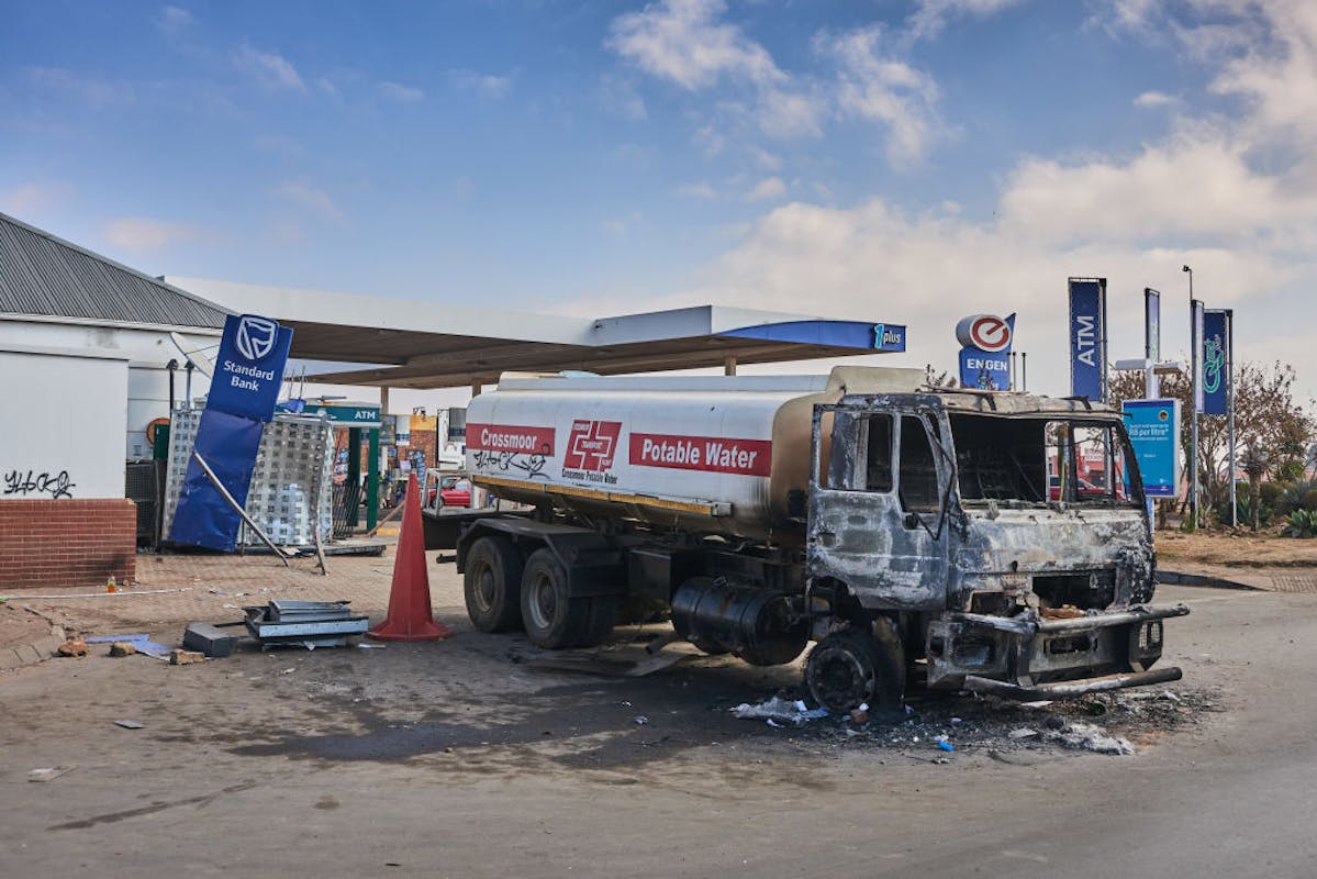 South Africa Sends 25,000 Troops To Help Police Quell Weeklong Riots ...