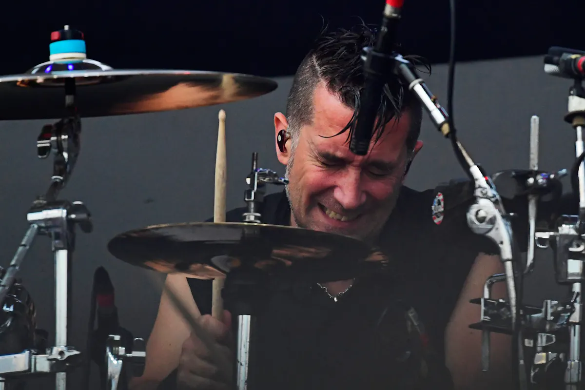 Offspring Drummer Writes Viral Post Opposing Vaccine Mandates After ...
