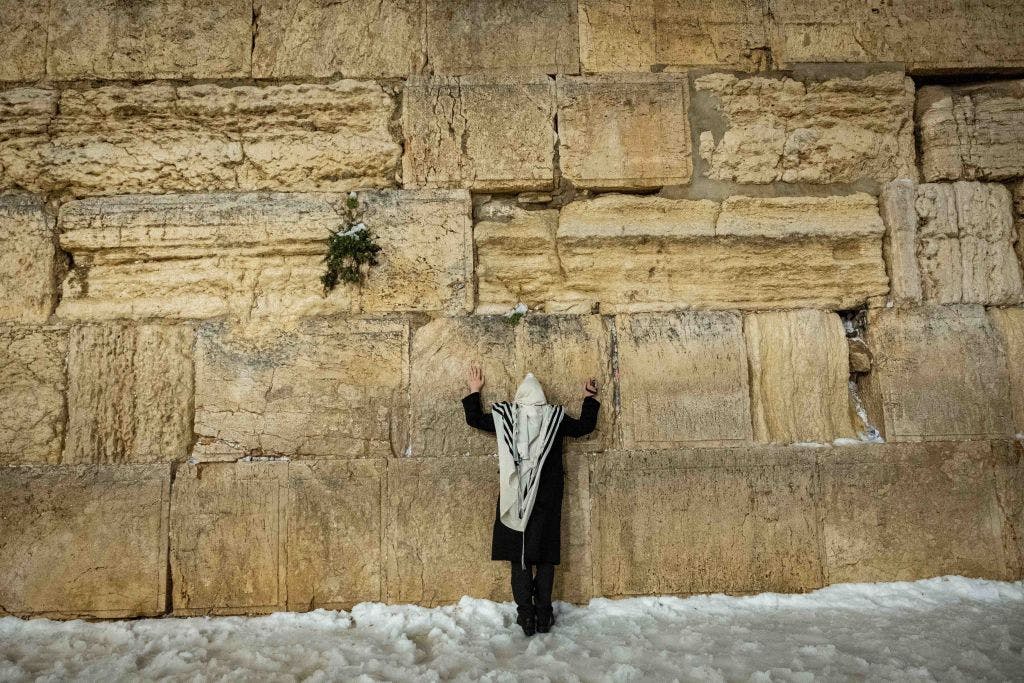 Snowballs Hiding Rocks: Jews Attacked In Jerusalem On Rare Snow Day ...