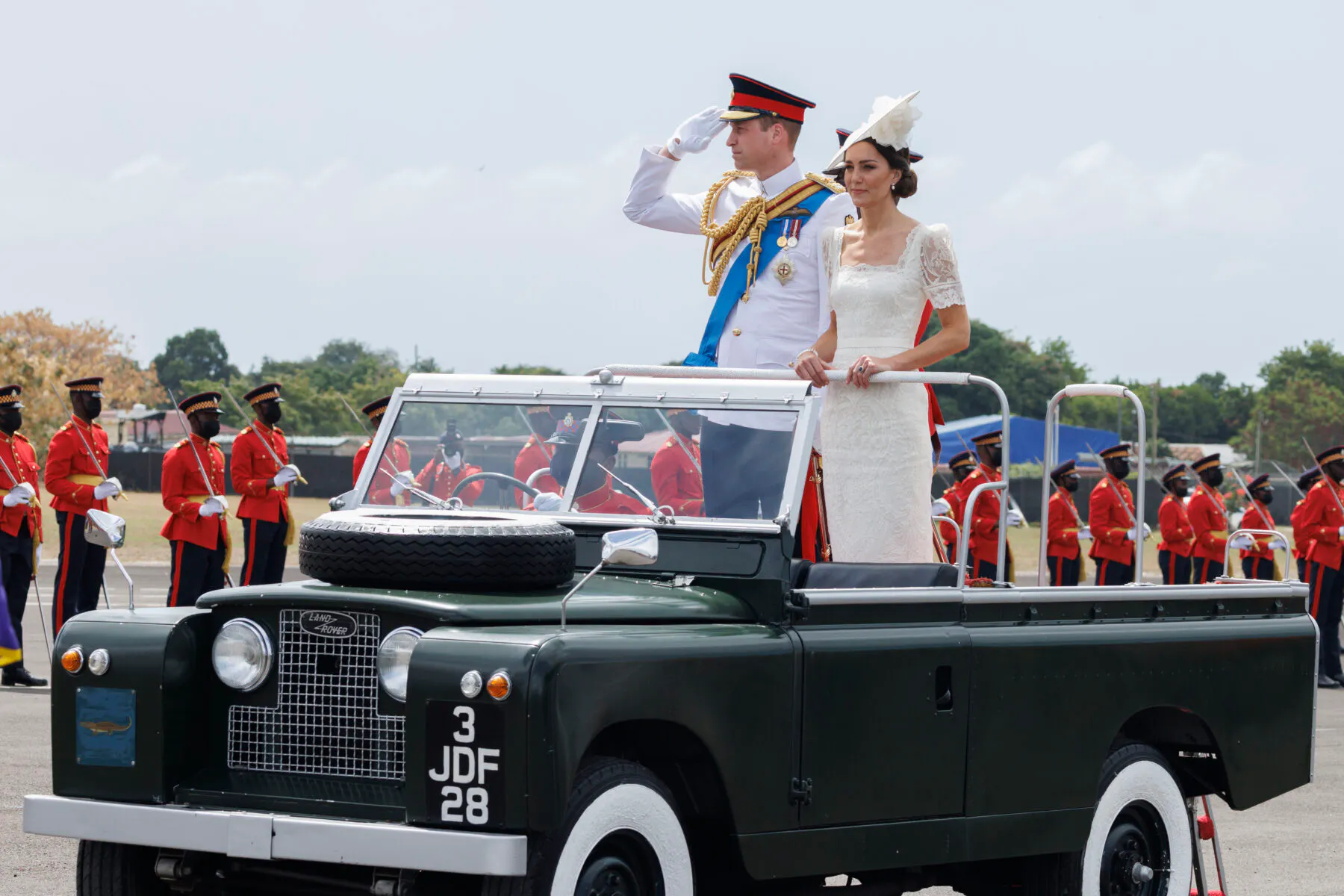 Prince William And Kate Middleton Face Backlash After Photo Of Greeting ...