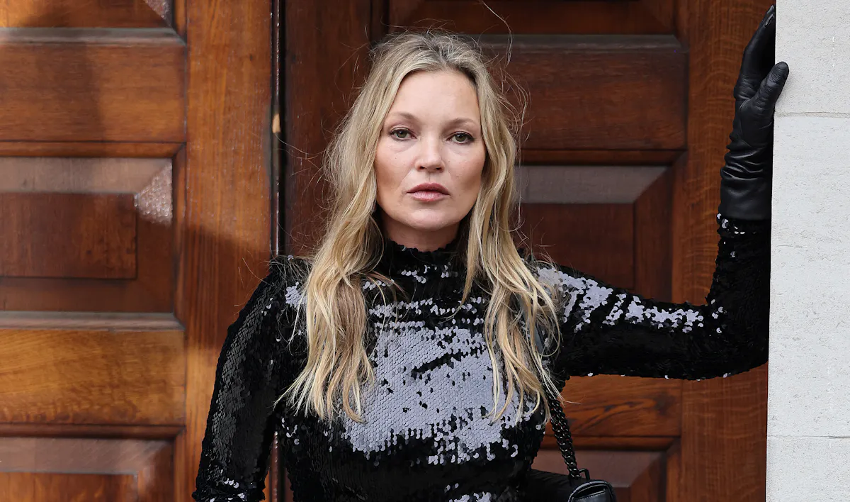 Kate Moss Defends Hugh Hefner, Says Playboy Mansion Had ‘Family Vibes ...