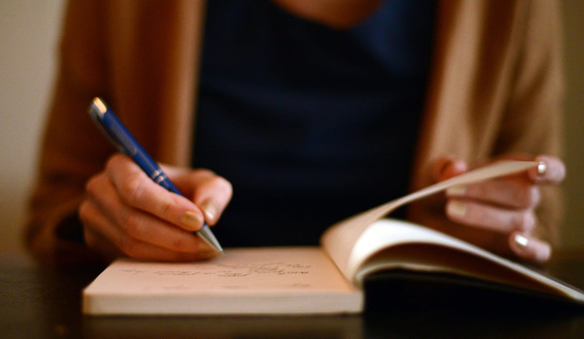 Author Shares That Only 2 People Came To Her Book Signing, Then Famous ...