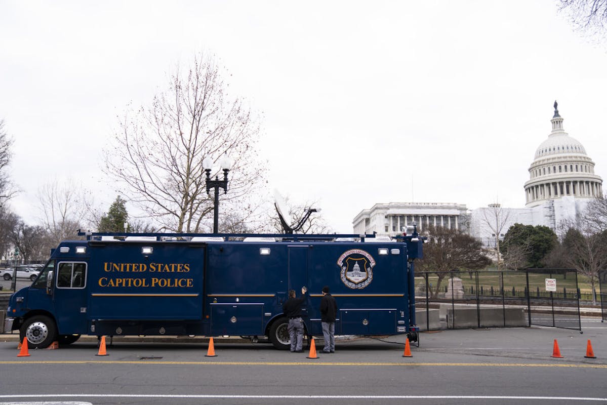 U.S. Blew $872,000 To Build, Dismantle Useless Fence Around Capitol For ...