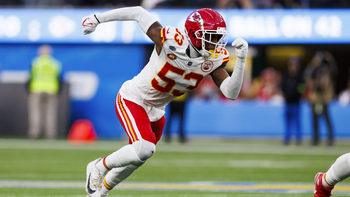 Kansas City Chiefs Defensive Lineman Has Seizure, Goes Into Cardiac ...