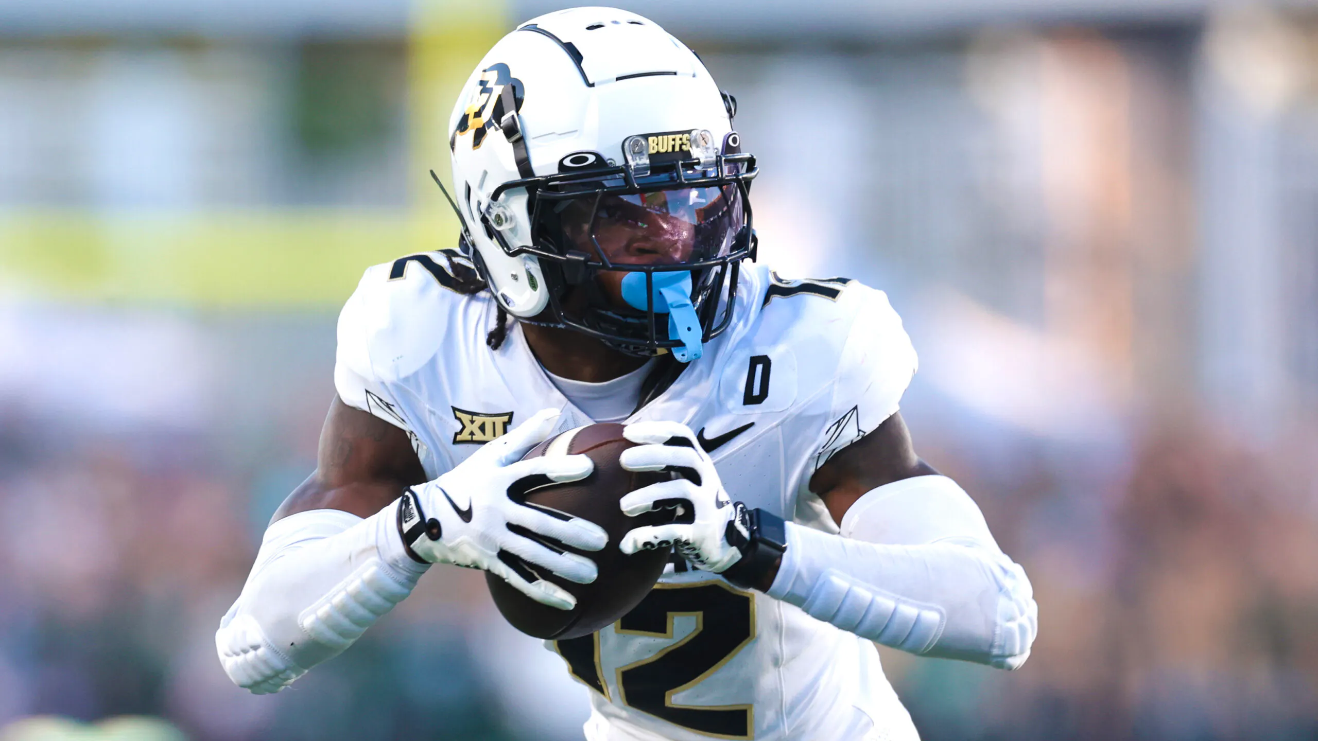 Deion Sanders To Give Travis Hunter His Thorpe Award After Hunter Gets ...
