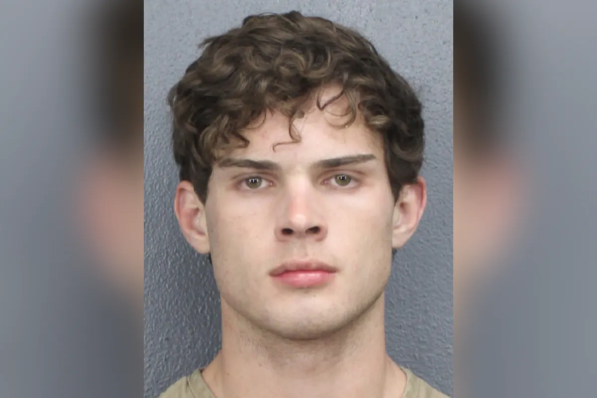 ‘Looksmaxxer’ Clavicular Gets Florida Mugshot After He Filmed Opening ...